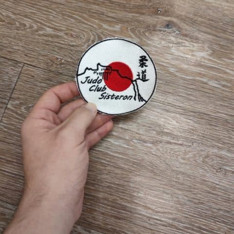 Ecusson brodé personnalisé à l'unité | A partir de 10€ sur Brand-on